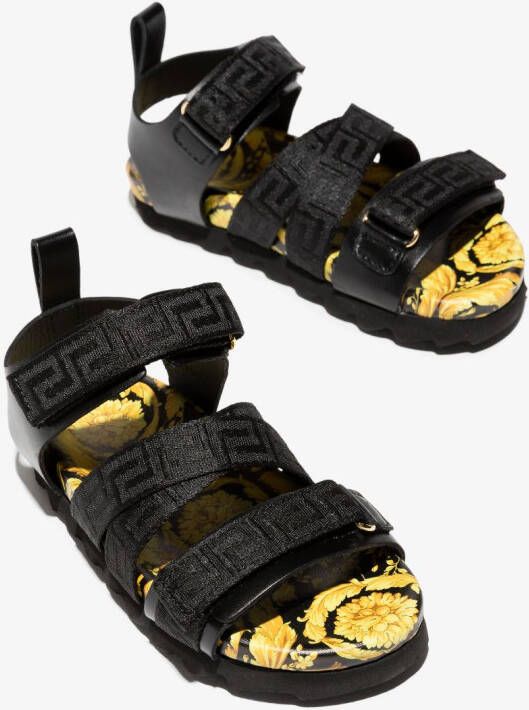 Versace Kids Sandalen met barokprint Zwart - Schoenen.nl