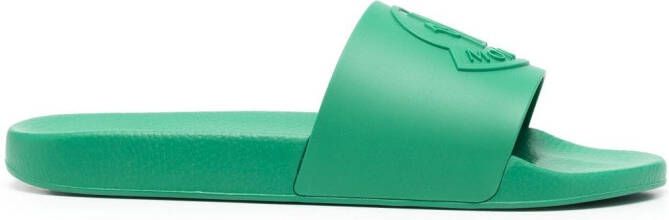 Moncler Slippers met logo-reliëf Groen - Schoenen.nl