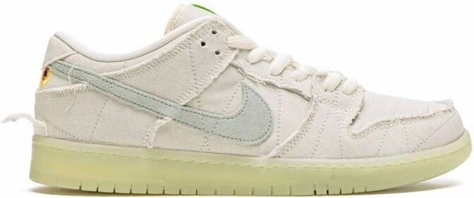 Nike "SB Dunk Low Mummy sneakers" Beige - Schoenen.nl