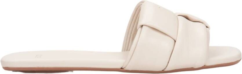 Estro Lichtbeige Leren Slippers met Patchwork - Schoenen.nl