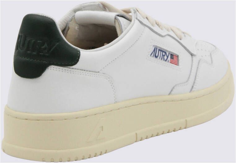 Autry Blauwe Sneakers met Geperforeerde Voorkant Blauw - Schoenen.nl