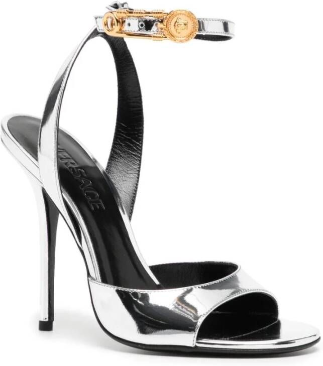Versace Lakleren Sandalen met Gouden Medusa Plaque Gray Dames - Schoenen.nl